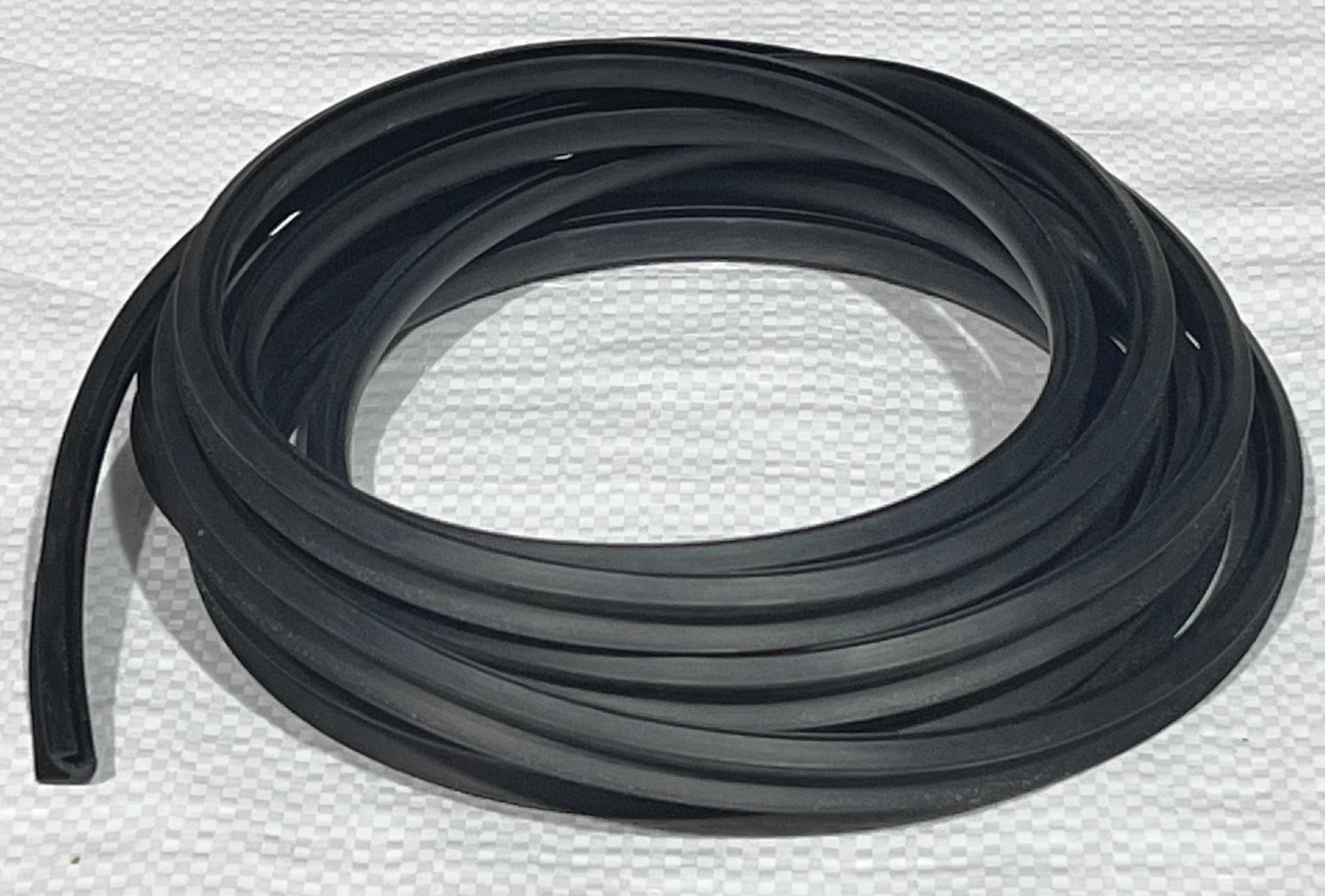 Ford Escort MK5/MK6 Rear Screen Trim External – east kent trim supplies